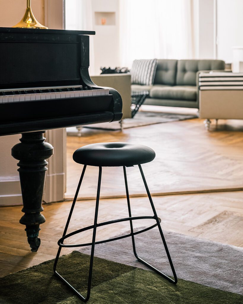 Clown Chair| Modern stool for the kitchen, bar or dining